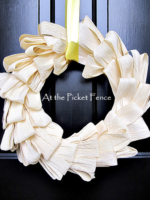 Corn Husk Crafts…Perfect for Fall Decor! - Uncommon Designs